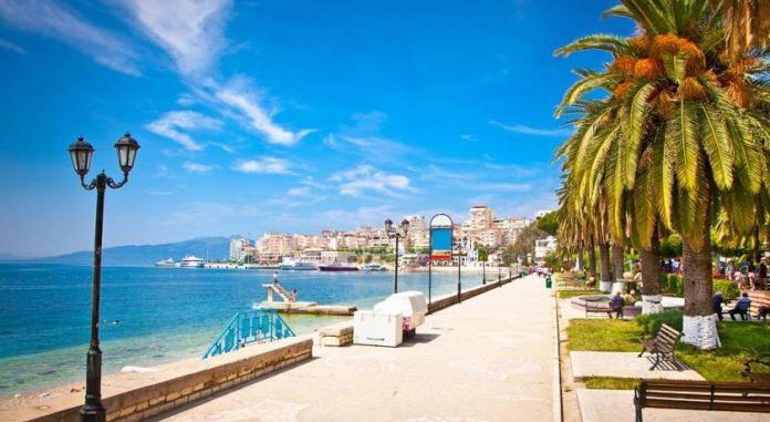 Saranda | Guide de Voyage | Château Lëkurës | Marché aux poissons
